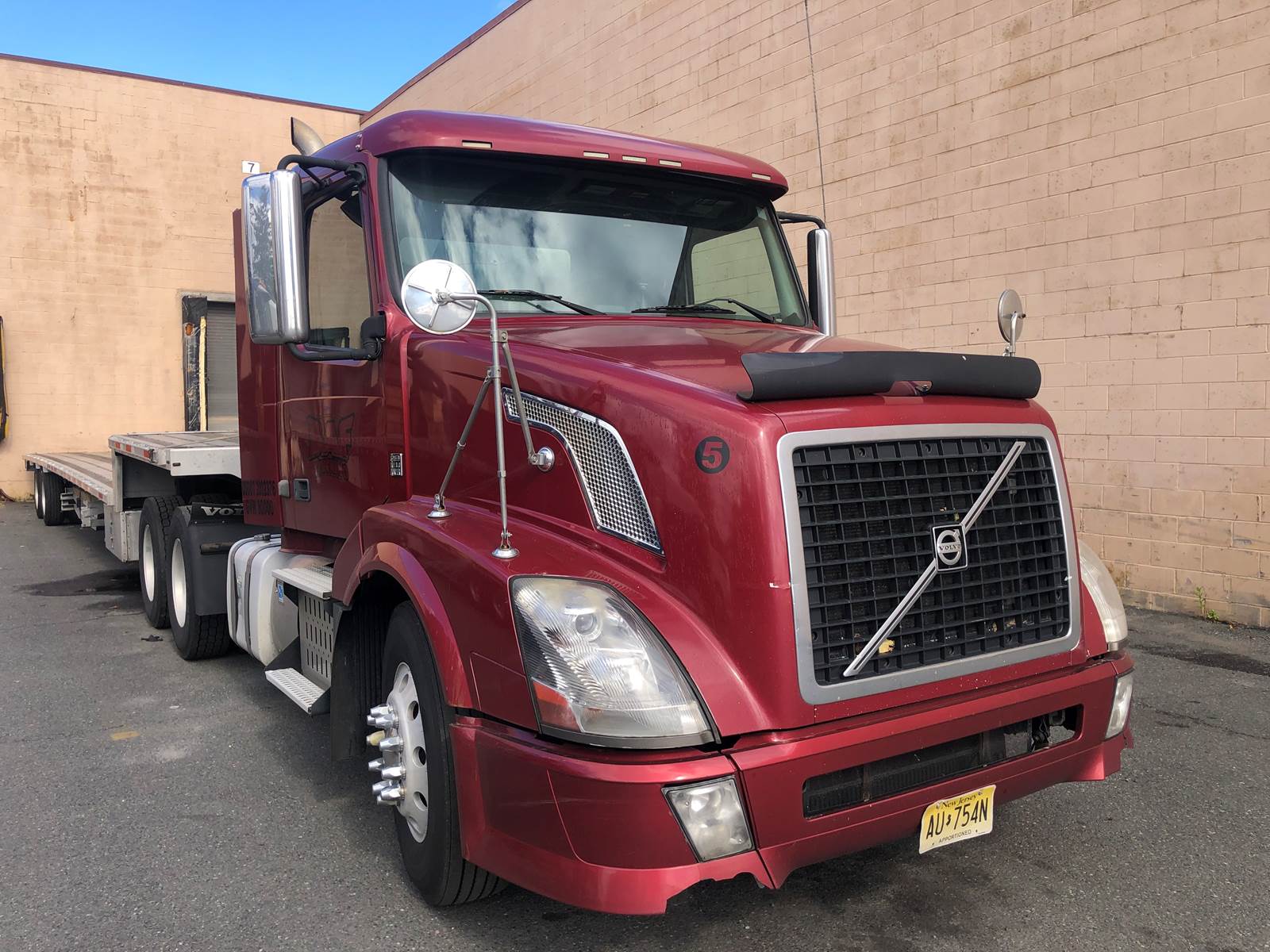 2012 Volvo Day Cab Truck – Everlasting Equipment